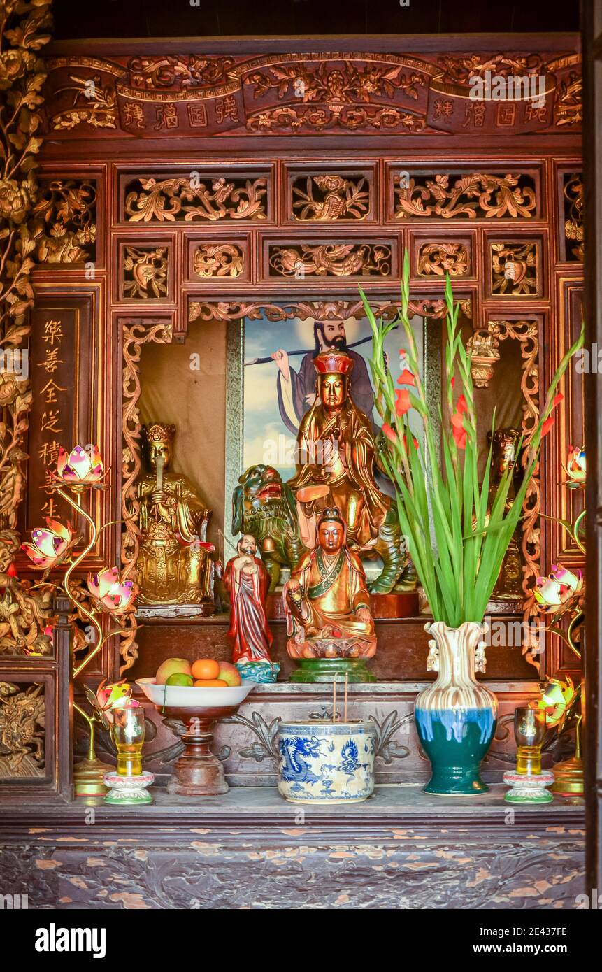 Vinh Trang Pagoda, Vietnam Stock Photo - Alamy