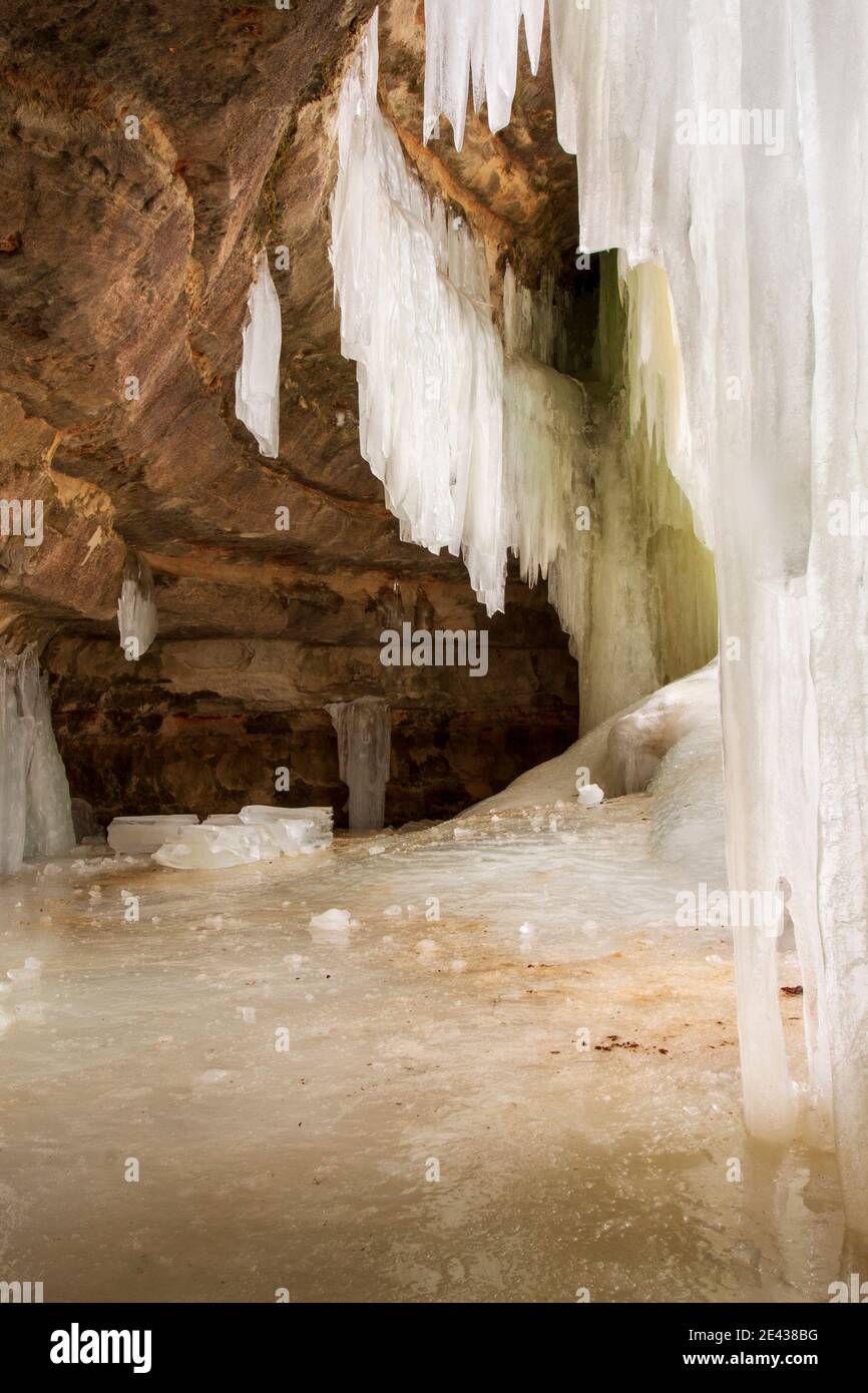 Ice caves cave hi-res stock photography and images - Alamy