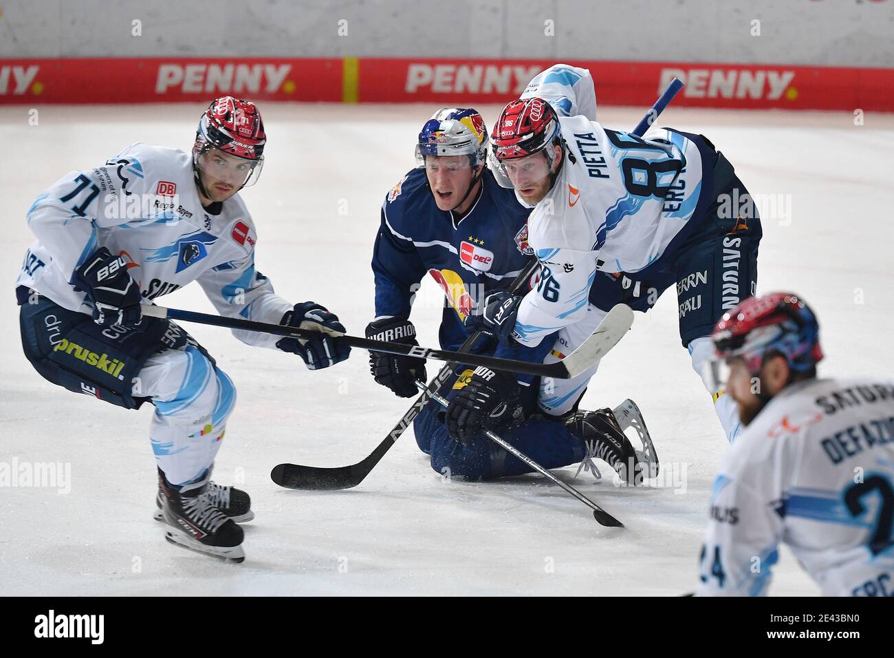 M v bull hi-res stock photography and images - Alamy