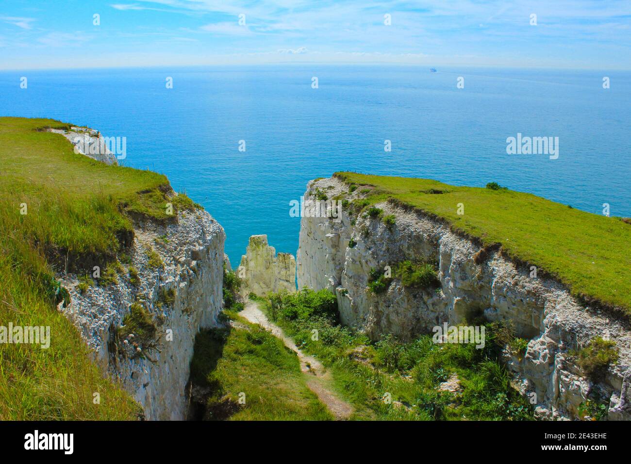 The White Cliffs of Dover, part of the North Downs formation, is the ...