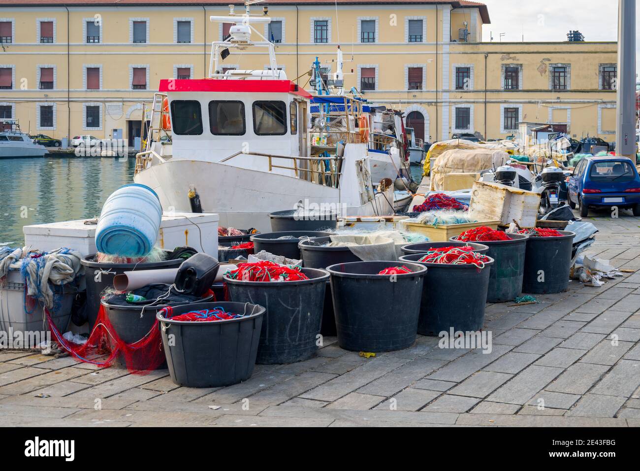 Tuscany italy harbor fishing boat pier hi-res stock photography and ...