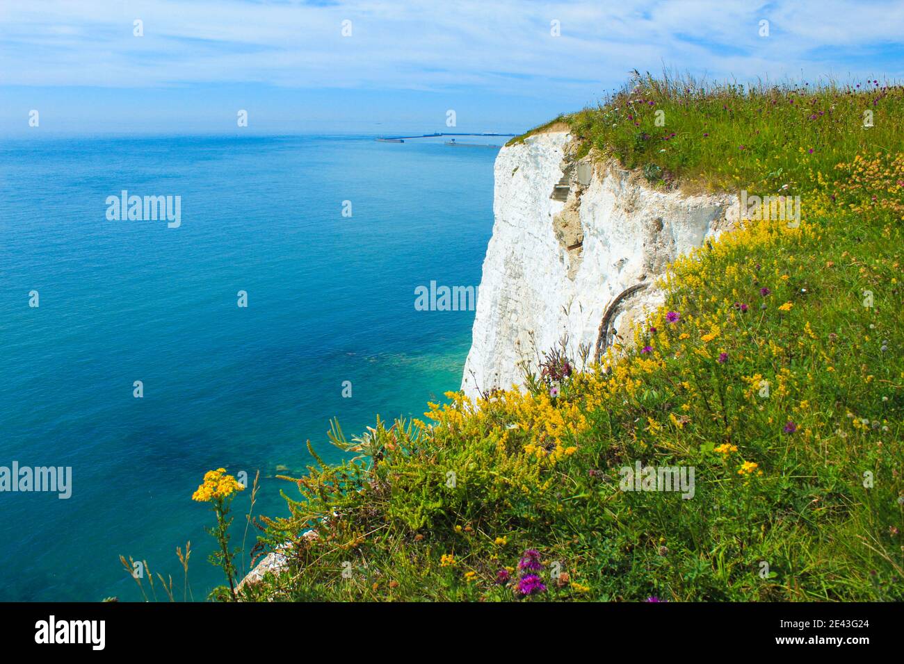 The White Cliffs of Dover, part of the North Downs formation, is the ...
