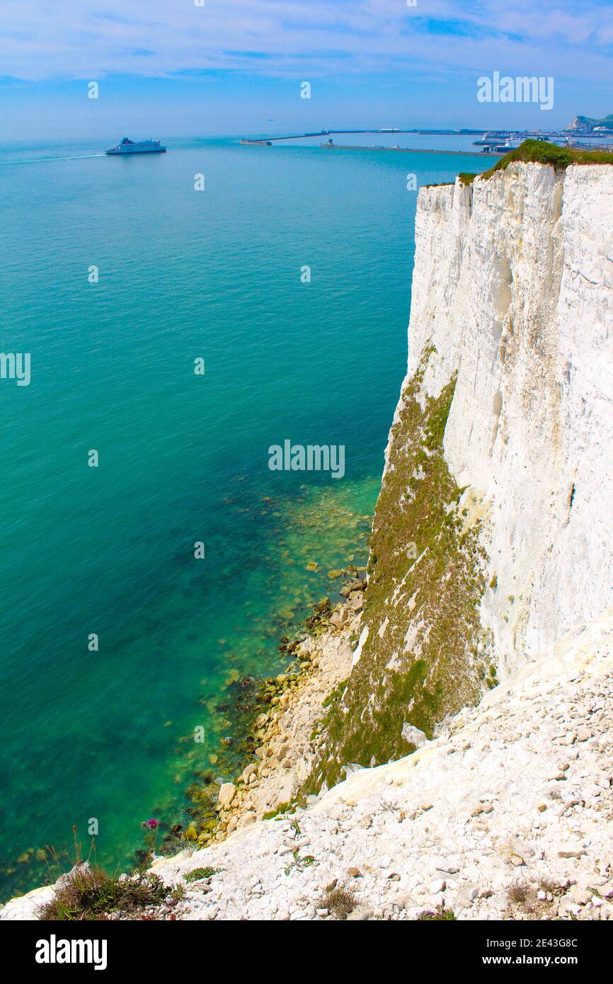 The White Cliffs of Dover, part of the North Downs formation, is the ...