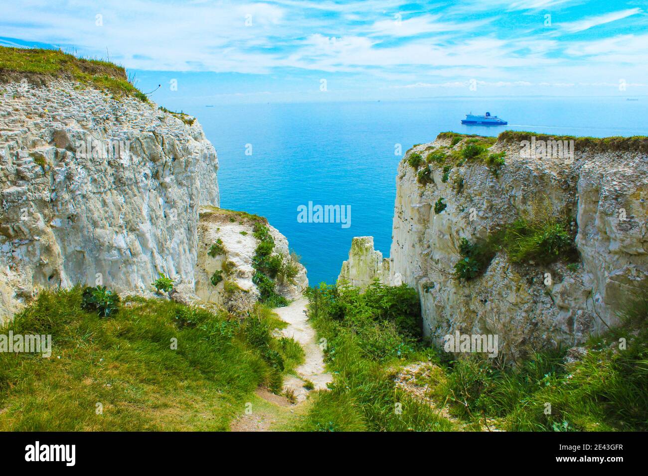 The White Cliffs of Dover, part of the North Downs formation, is the ...