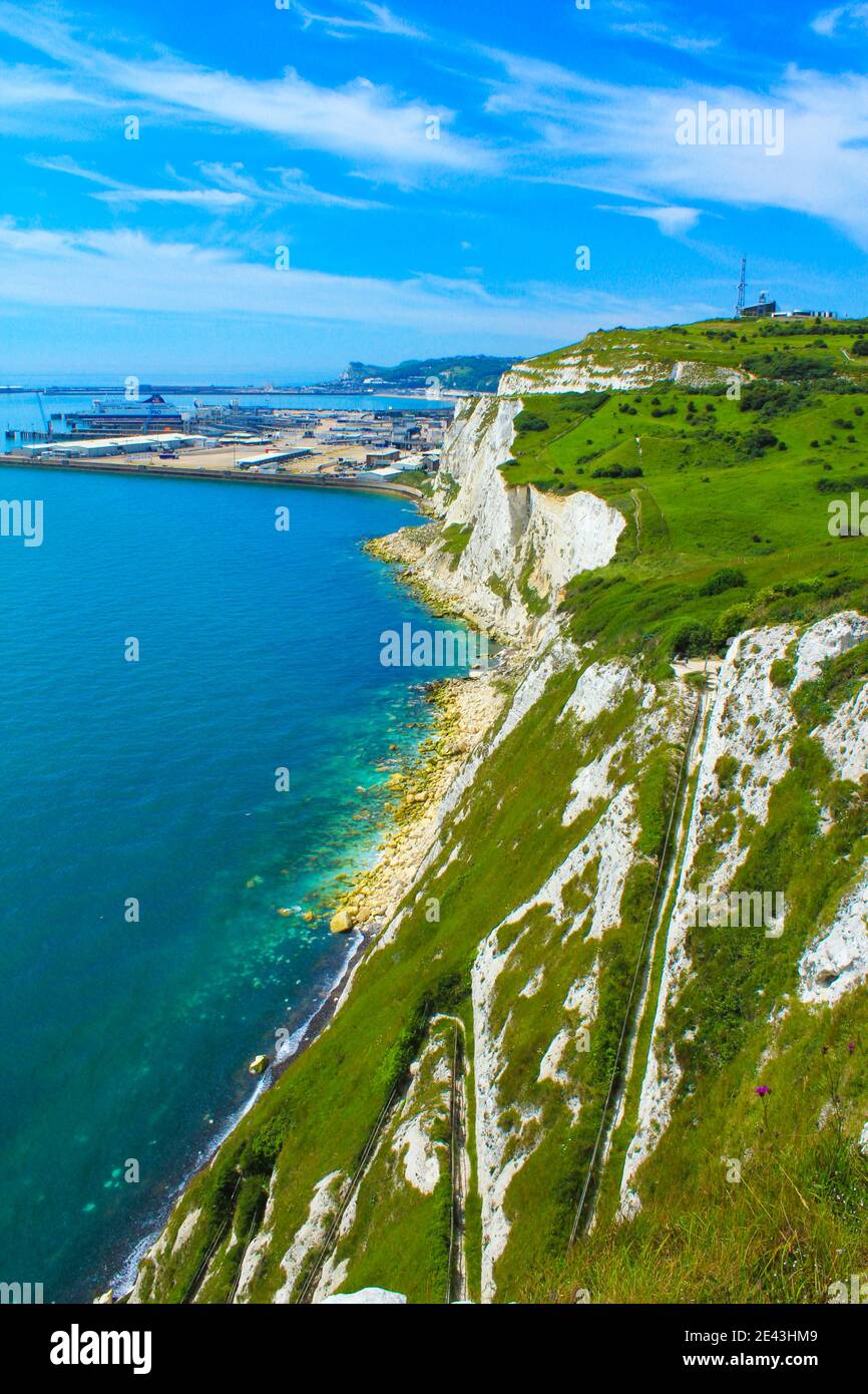 The White Cliffs of Dover, part of the North Downs formation, is the ...