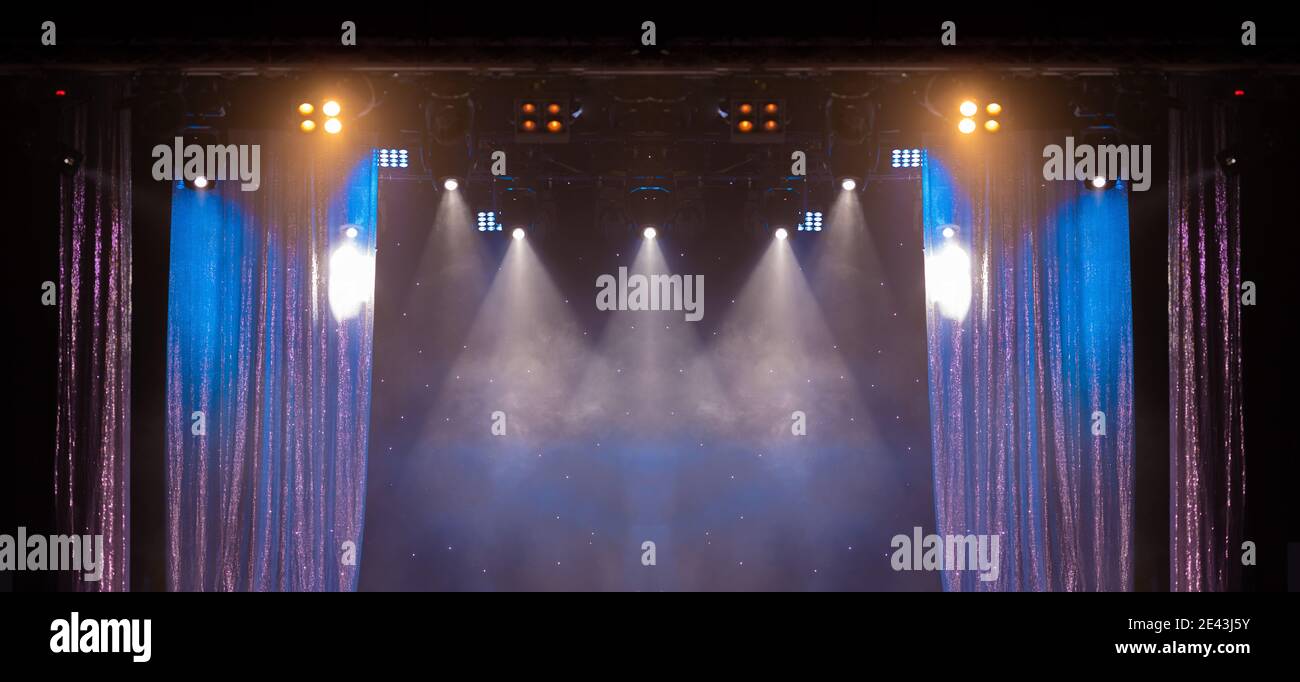 Stage light and smoke on stage, lighting and spotlights Stock Photo - Alamy