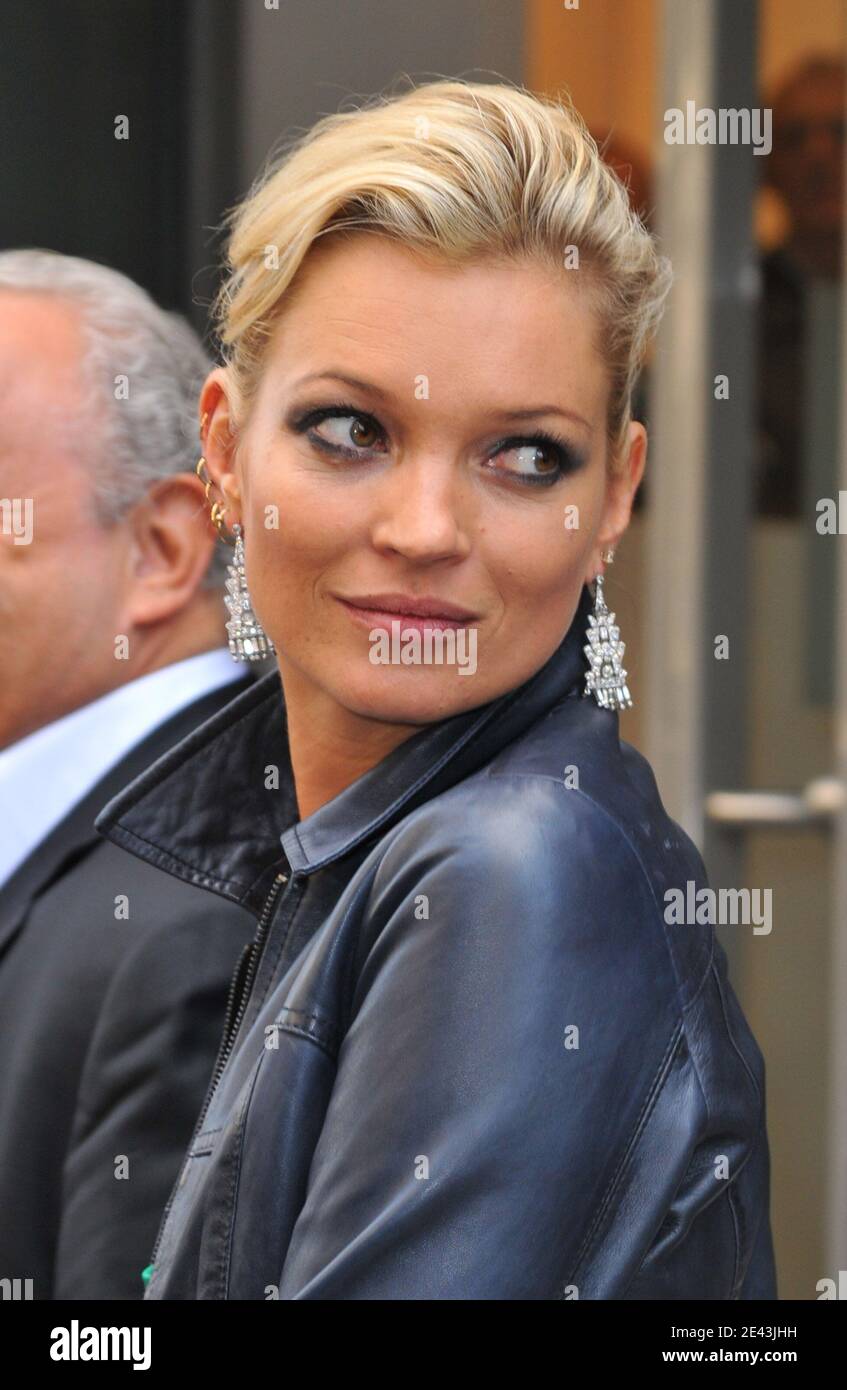 Magasins broadway hi-res stock photography and images - Alamy