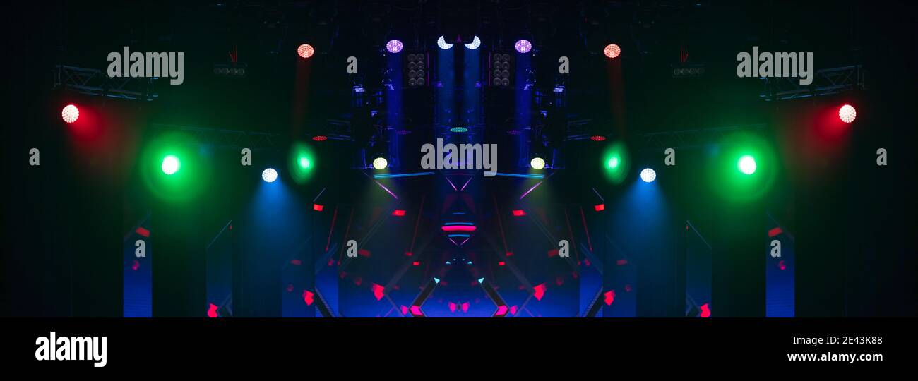 Stage light and smoke on stage, lighting and spotlights Stock Photo - Alamy