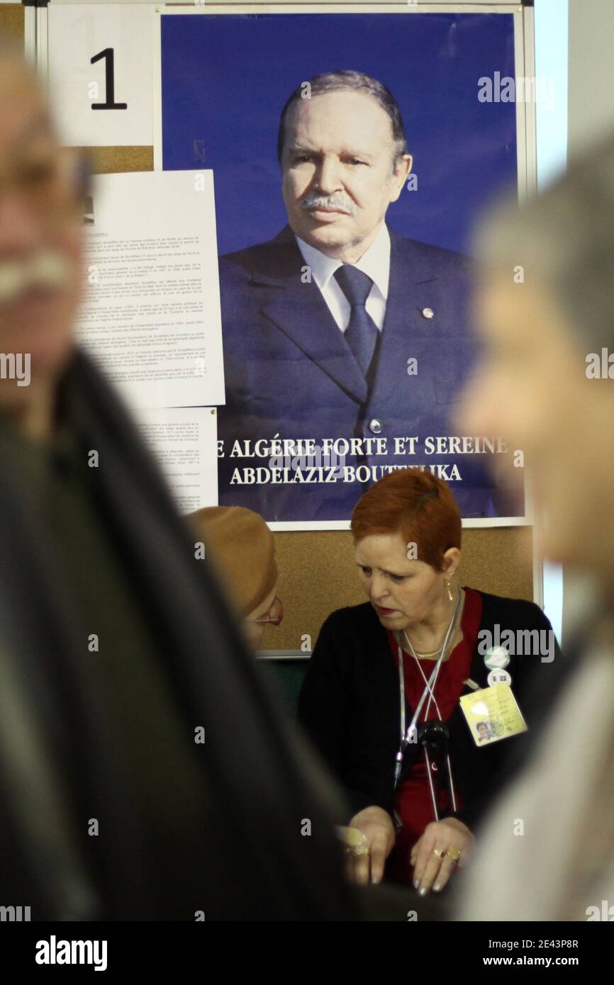 Algerian consulate hi-res stock photography and images - Alamy