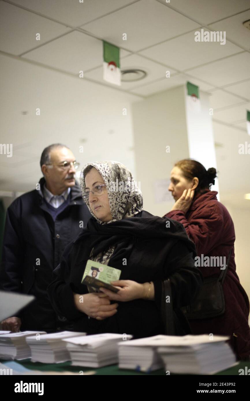 Algerian consulate hi-res stock photography and images - Alamy