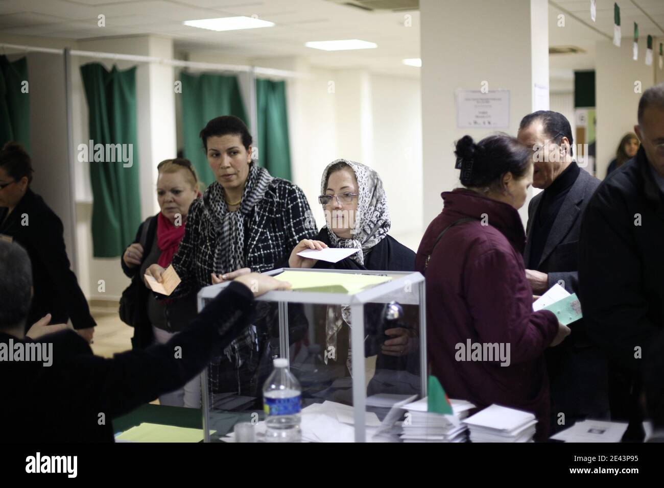 Algerian consulate hi-res stock photography and images - Alamy