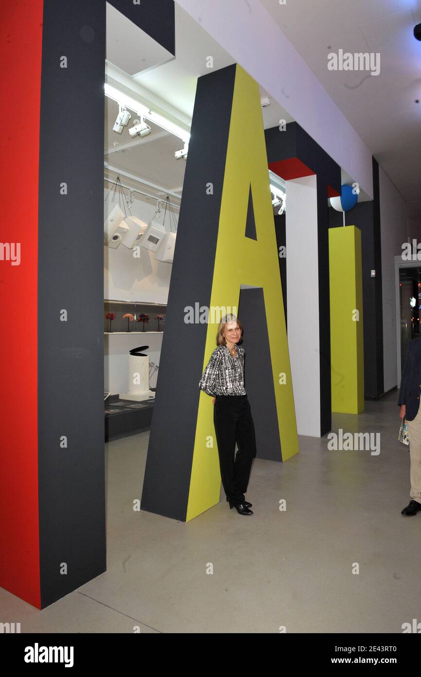 Trois poses hi-res stock photography and images - Alamy