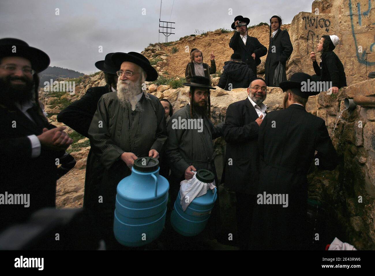 Israelites exodus from egypt hi-res stock photography and images - Alamy