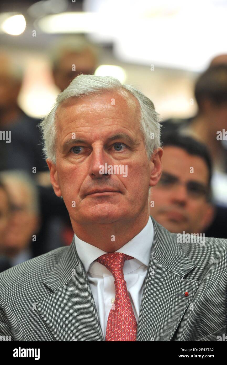 Michel Barnier, Ministre de l'Agriculture lors des Assises des maires d ... Michel Barnier, Ministre de l'Agriculture lors des Assises des maires d ...