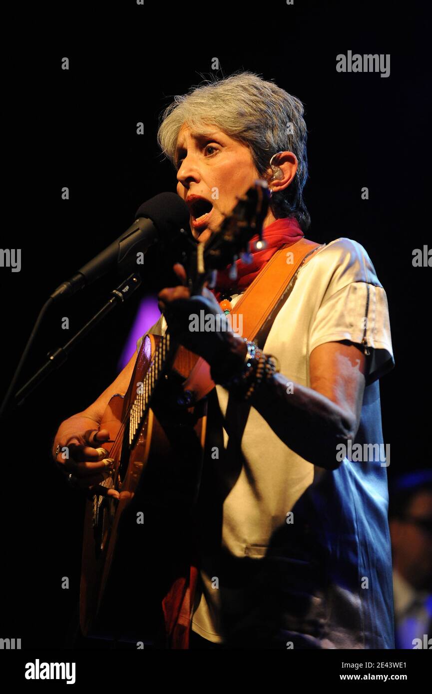 Joan baez in montreux hi-res stock photography and images - Alamy