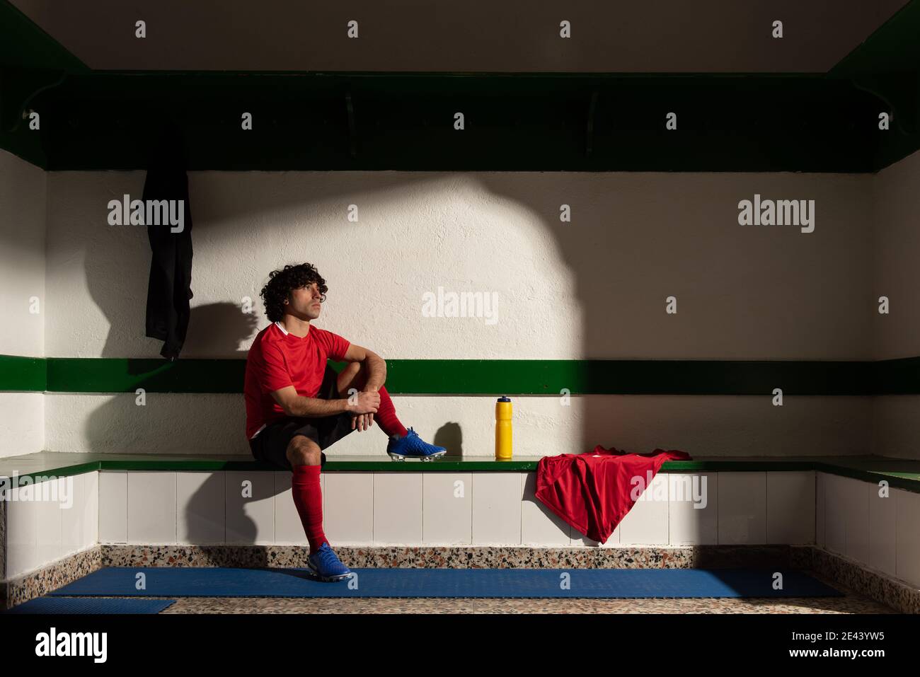 Empty football locker room hi-res stock photography and images - Alamy