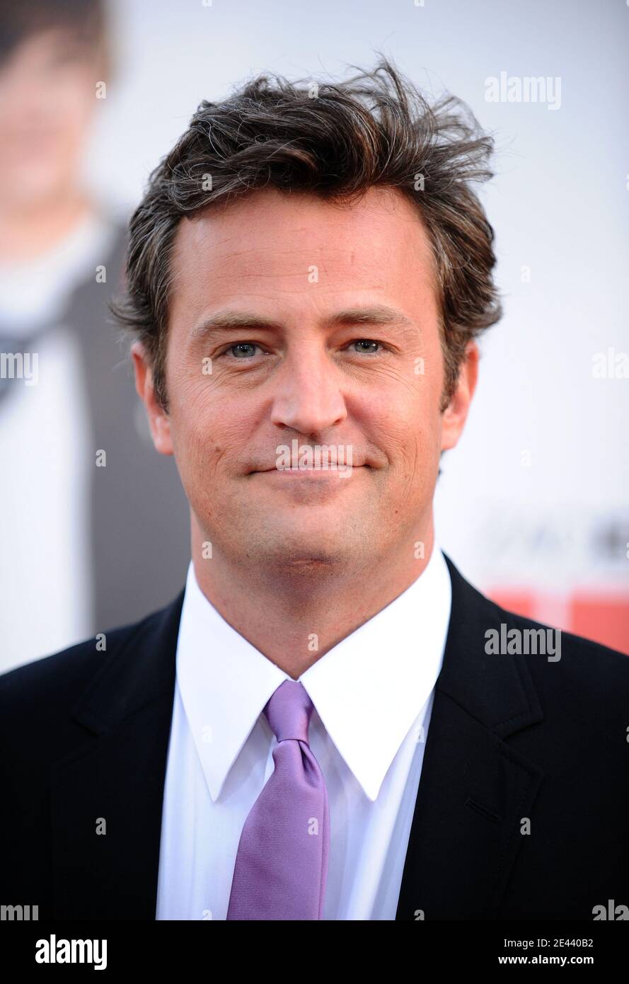 "Matthew Perry attends the premiere of ""17 Again"" held at the Grauman ...