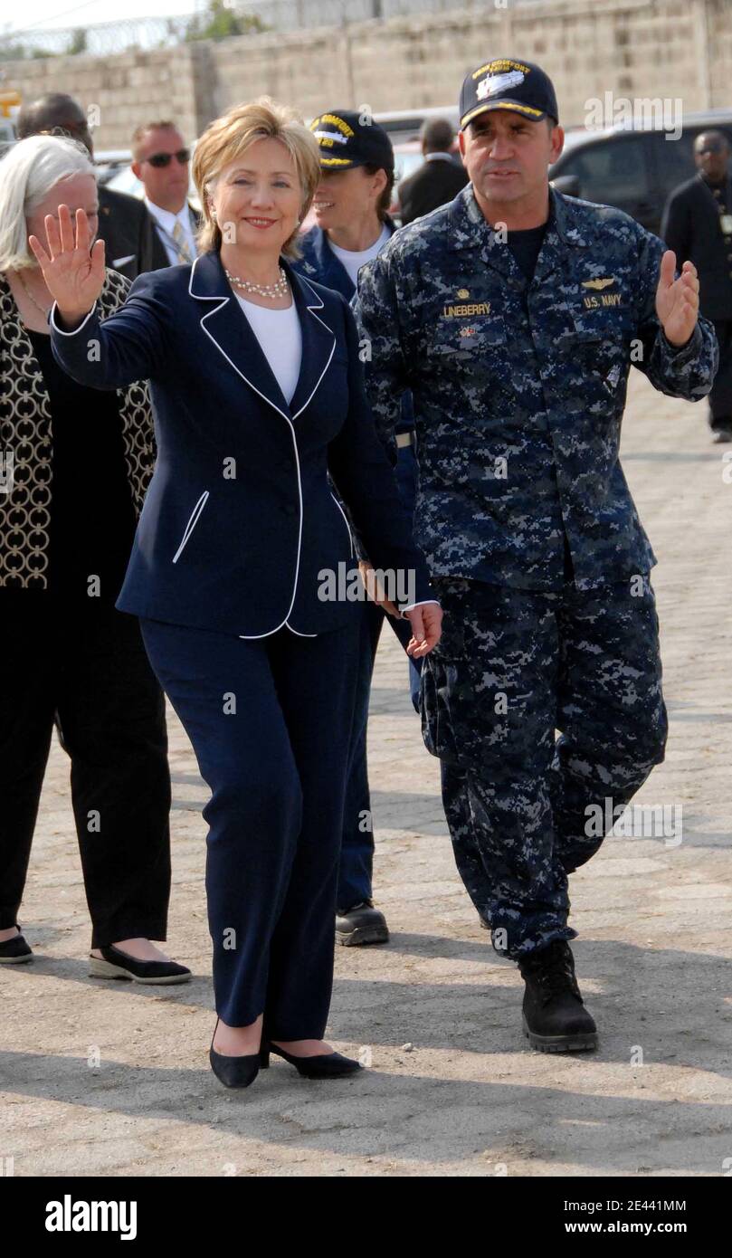 U s navy waves hi-res stock photography and images - Alamy