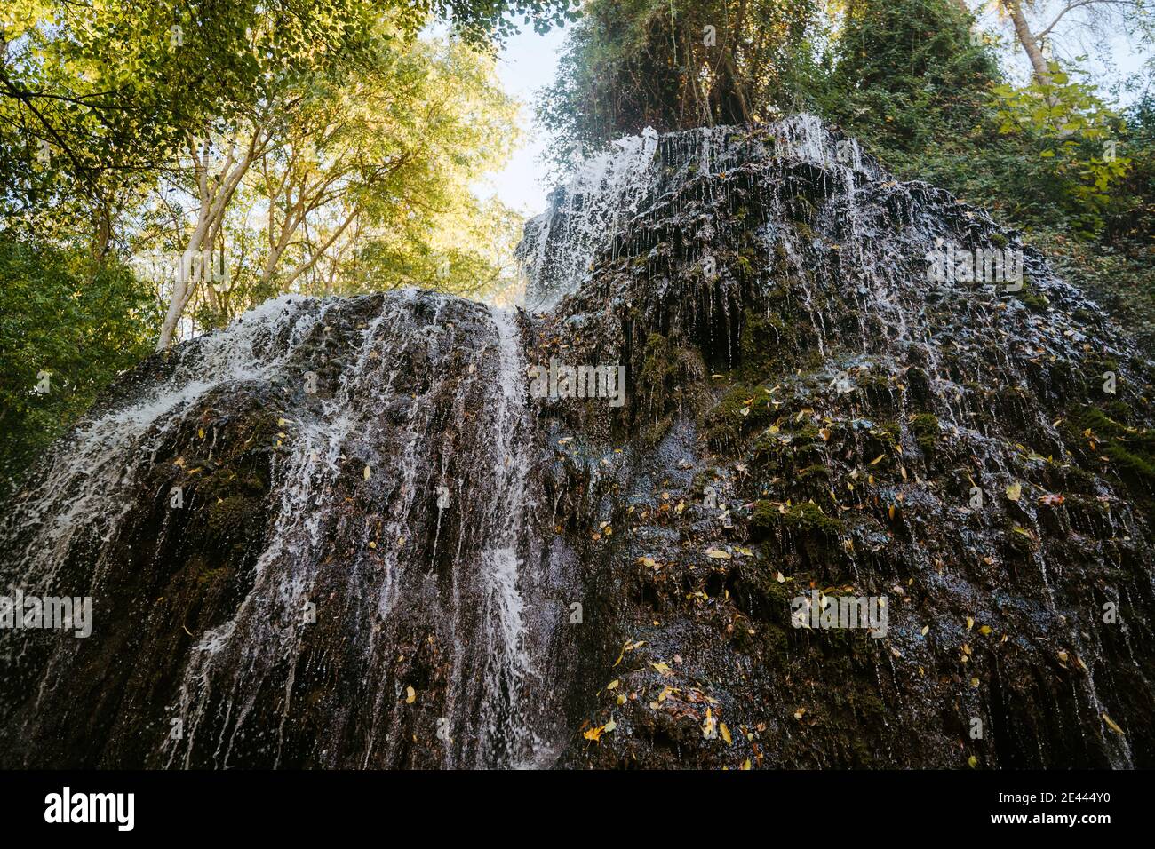 Water streaming down rocks hi-res stock photography and images - Alamy