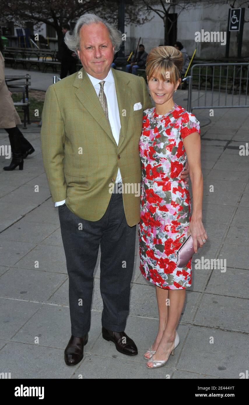Editor in Chief of Vanity Fair Graydon Carter (L) and Anna Scott ...