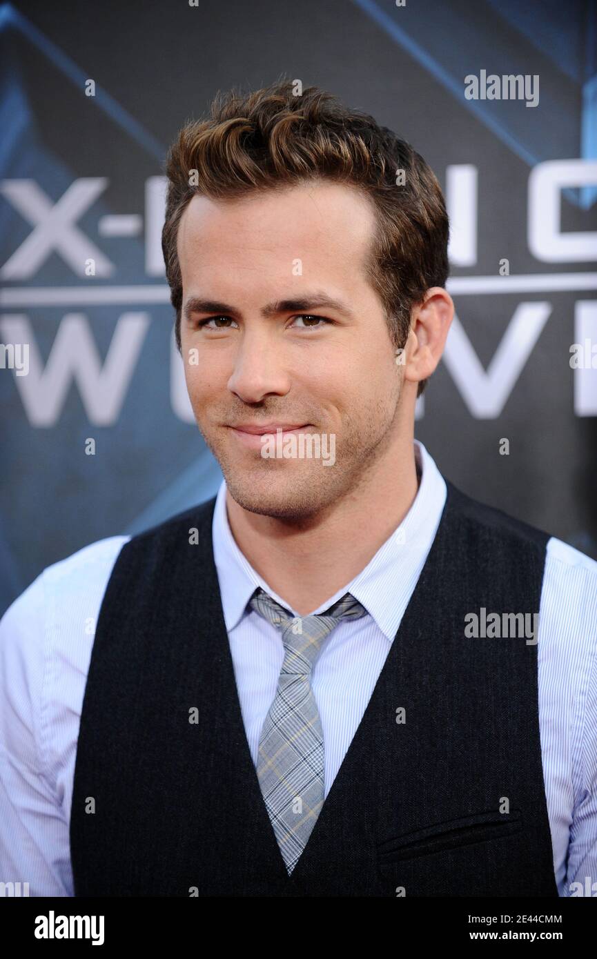 Ryan Reynolds arriving for the Los Angeles Industry screening of 'X-Men ...
