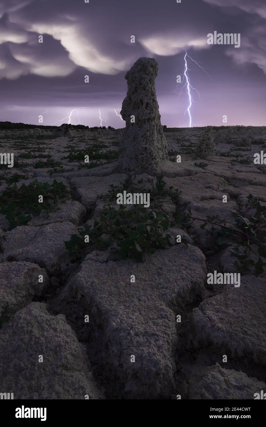 Lightning crack hi-res stock photography and images - Alamy