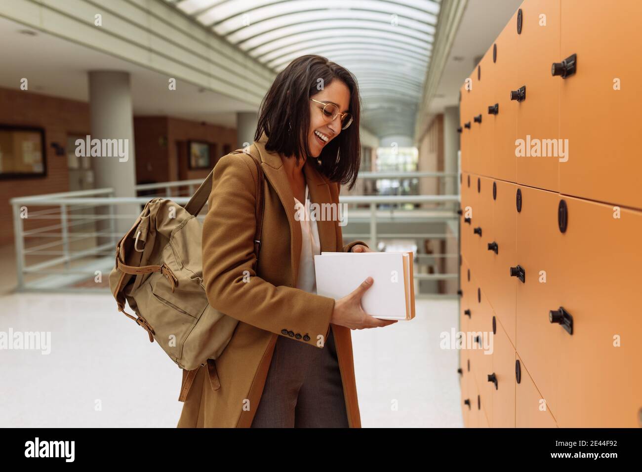 Student locker hi-res stock photography and images - Alamy