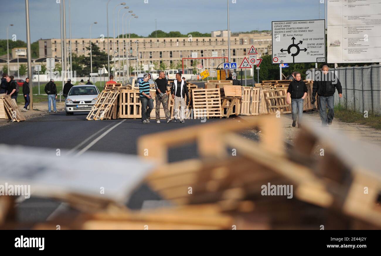 French prison guards block the entrance to Fleury Merogis jail near ...