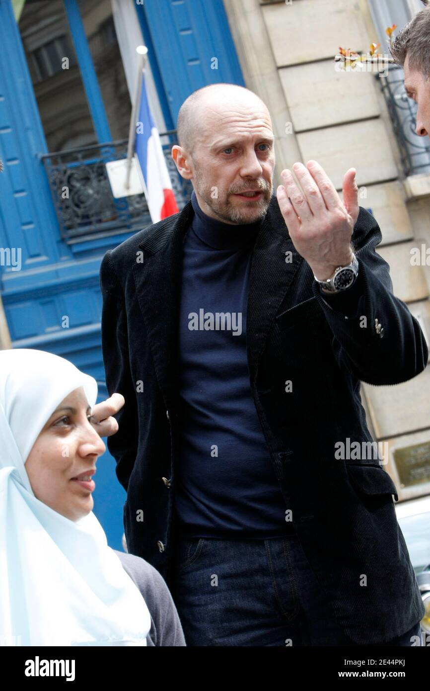 Alain Soral lay down his list for the European election in Paris ...