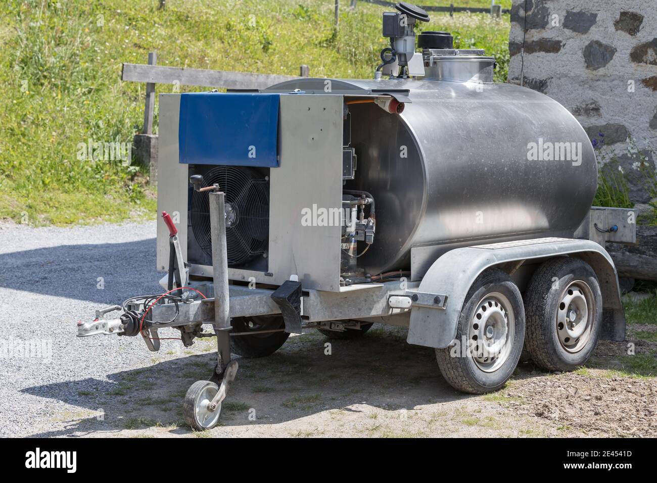 Milk tank hi-res stock photography and images - Alamy