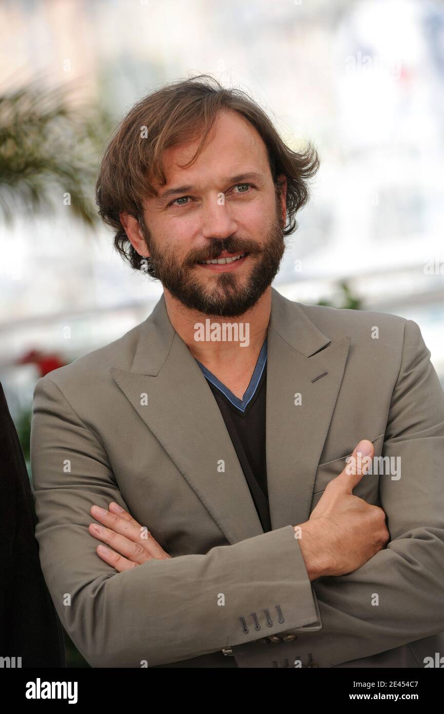 Vincent Perez poses during the 'Demain des l'Aube' Photocall held at ...