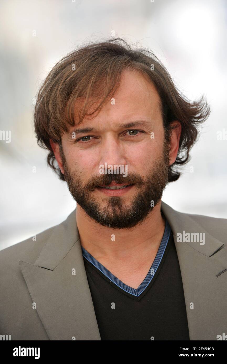 Vincent Perez poses during the 'Demain des l'Aube' Photocall held at ...