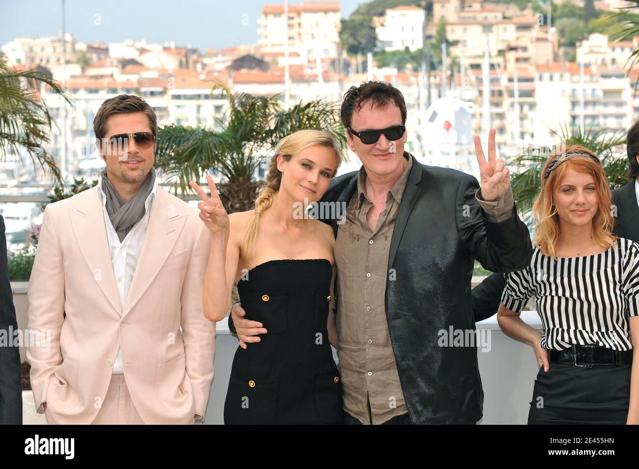 (L-R) Brad Pitt, Diane Kruger, Director Quentin Tarantino and Melanie Laurent at a photocall for ...