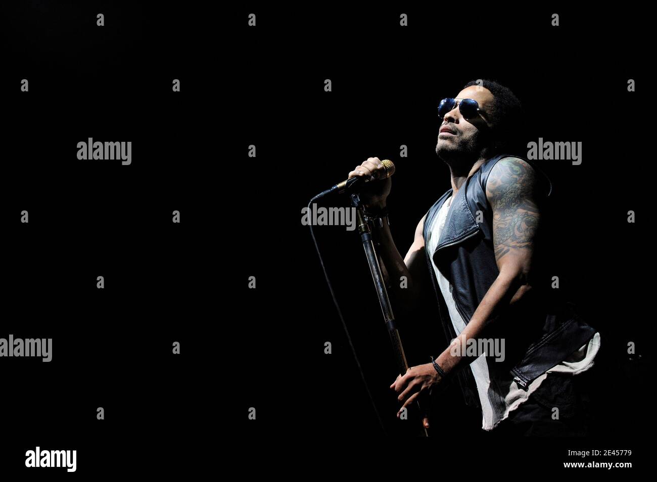 Lenny Kravitz performs live at the Palais Omnisports Paris Bercy in ...