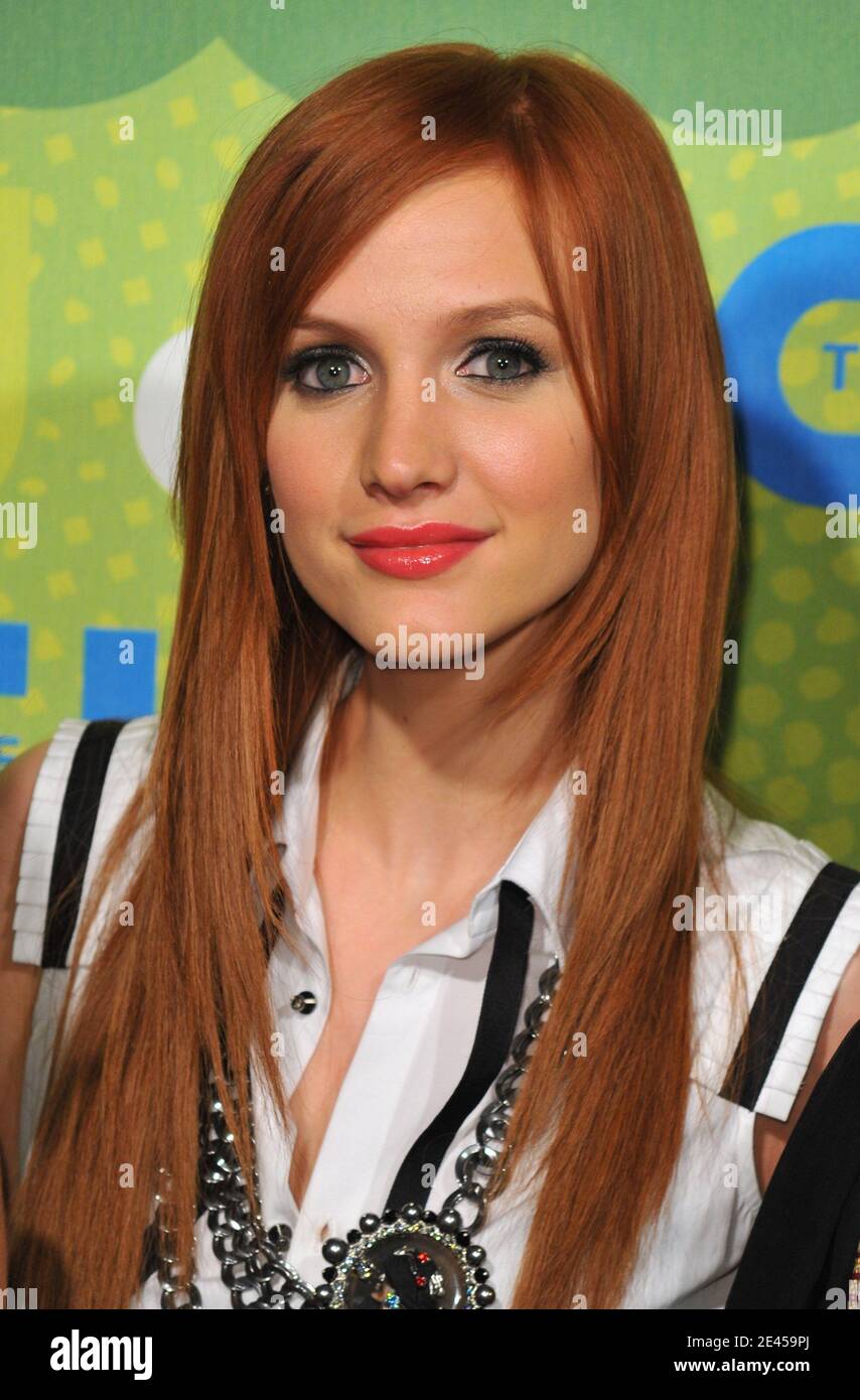 Actress and singer Ashlee Simpson at The 2009 CW Network UpFront at ...