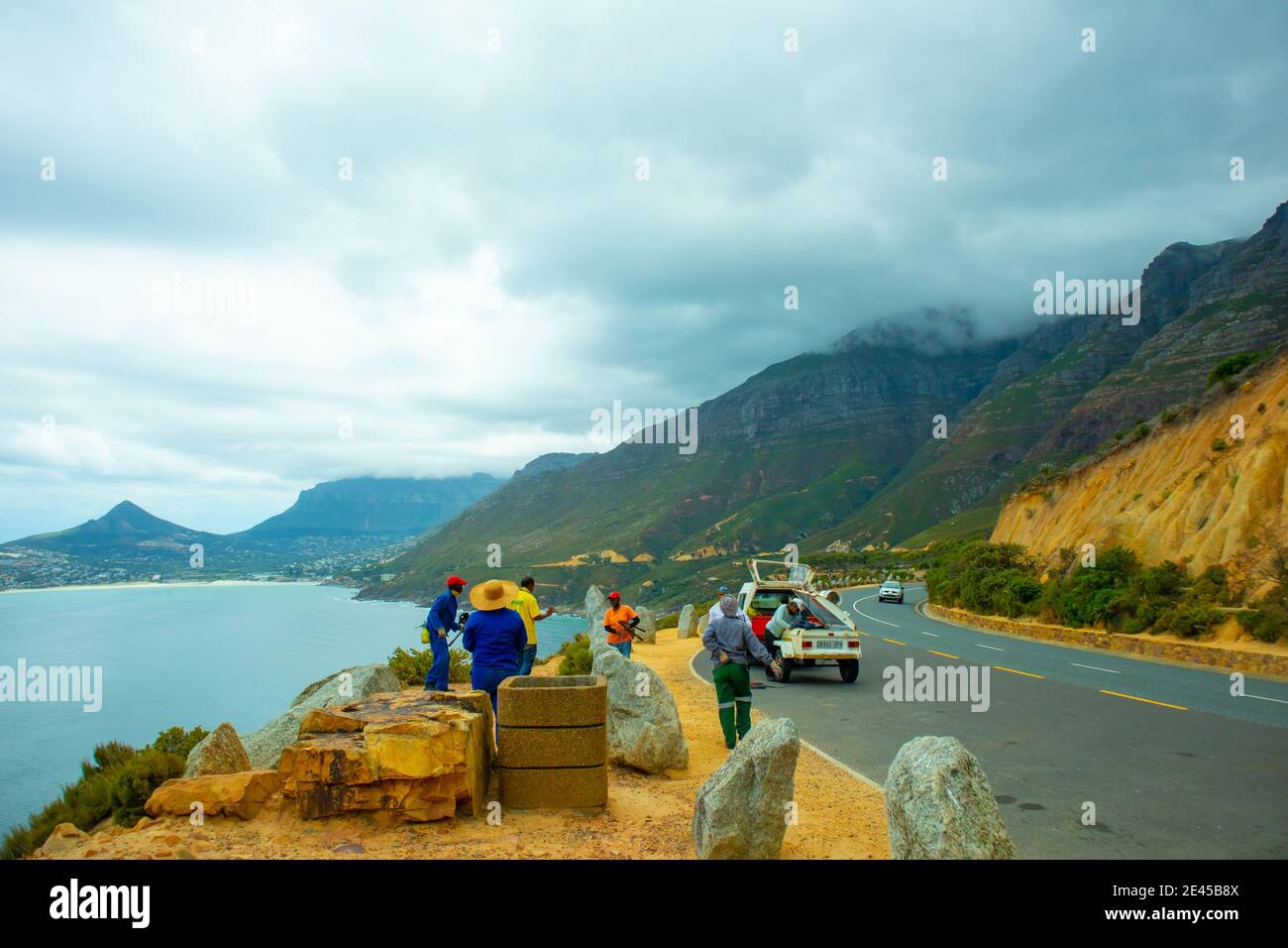Colorful african mask side view hi-res stock photography and images - Alamy