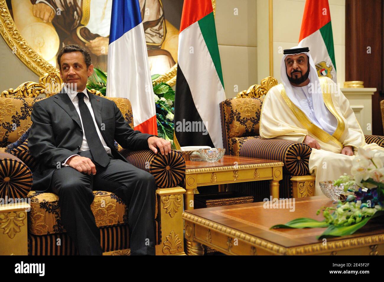 Sheikh kalifa bin zayed al nahyan hi-res stock photography and images ...