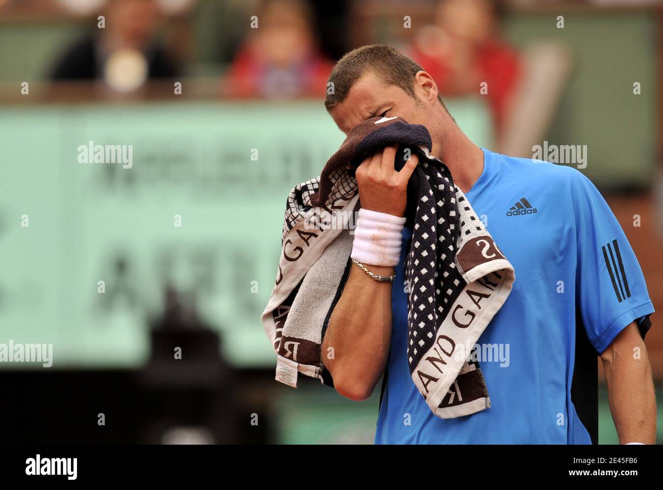 Russia's Marat Safin is defeated by France's Josselin Ouanna, 7-6(2) 7 ...