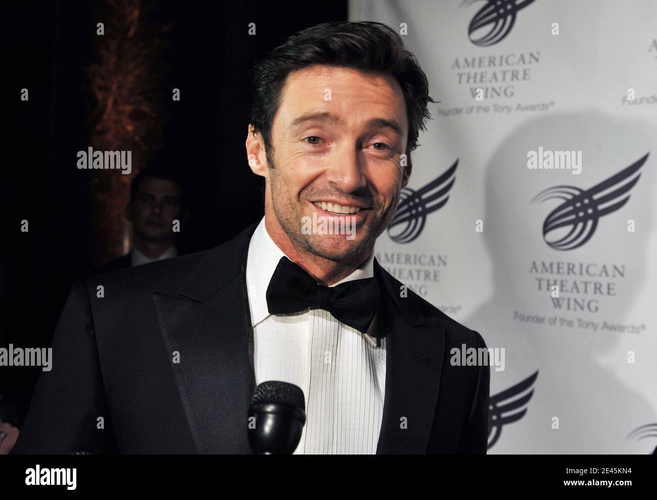 Actor Hugh Jackman arrives at The American Theatre Wing's 2009 Annual ...
