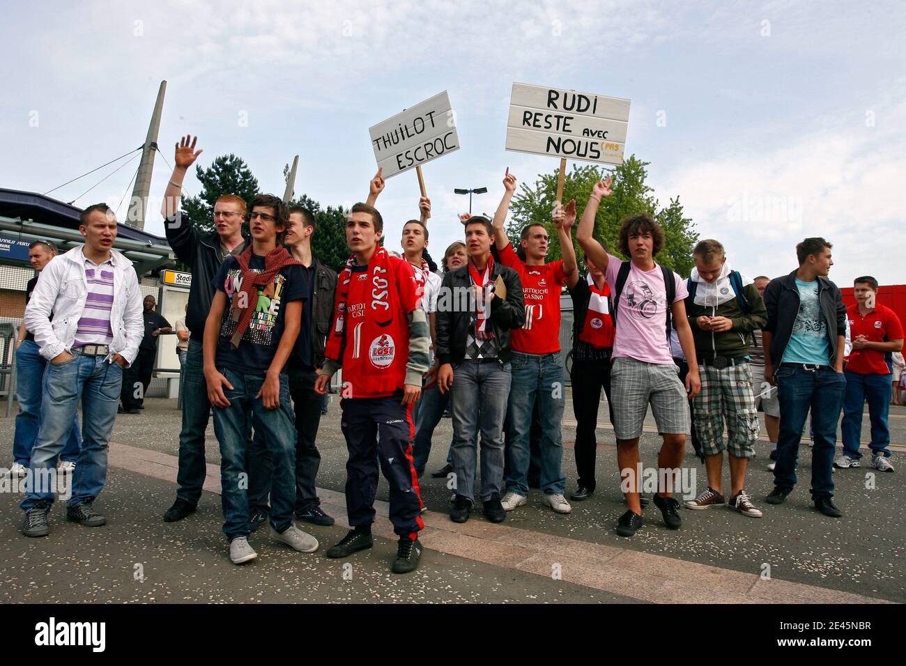 Supporters du losc hi-res stock photography and images - Alamy
