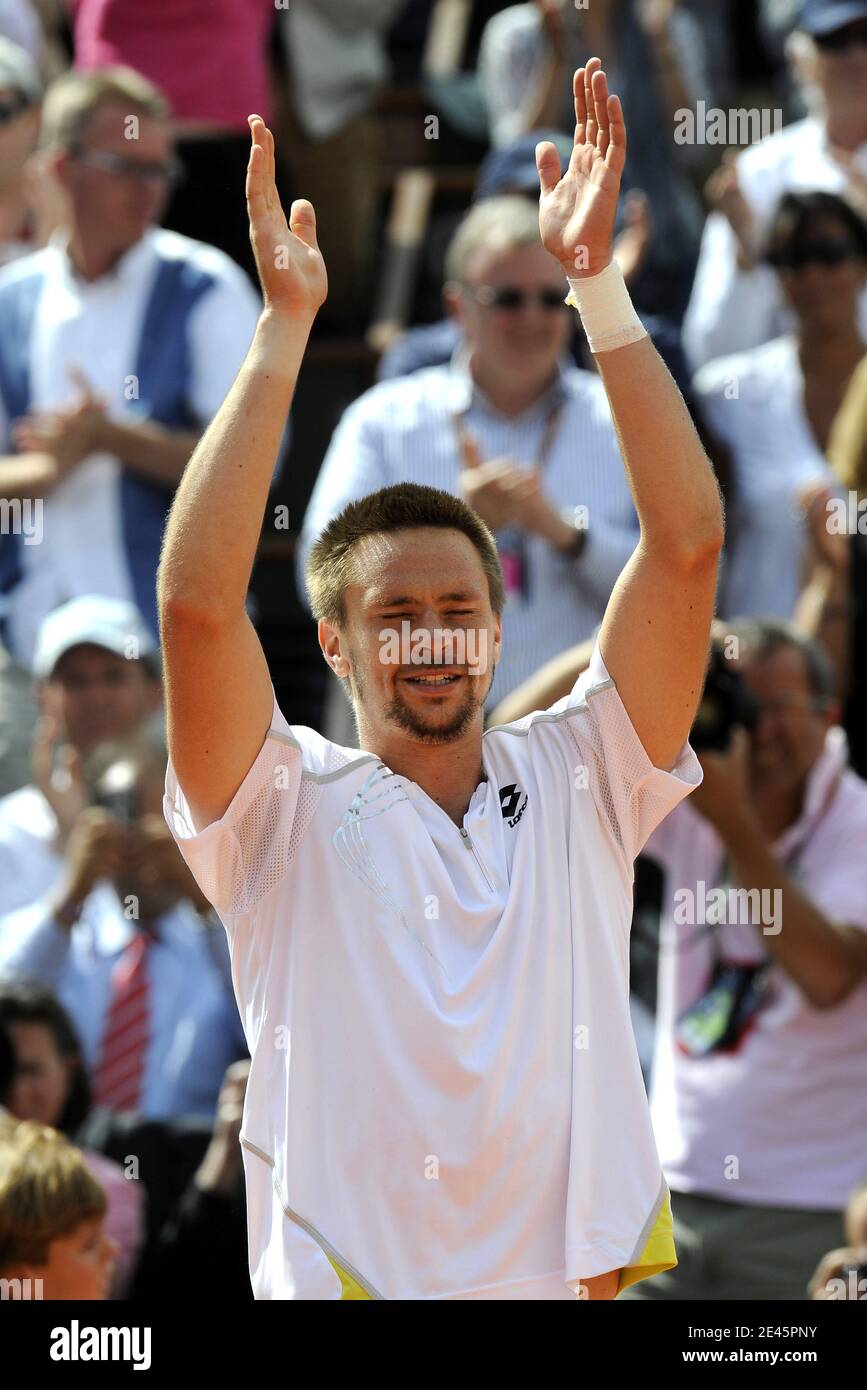 Sweden's Robin Soderling defeats, 6-3, 7-5, 5-7, 4-6, 6-4, Chile's ...