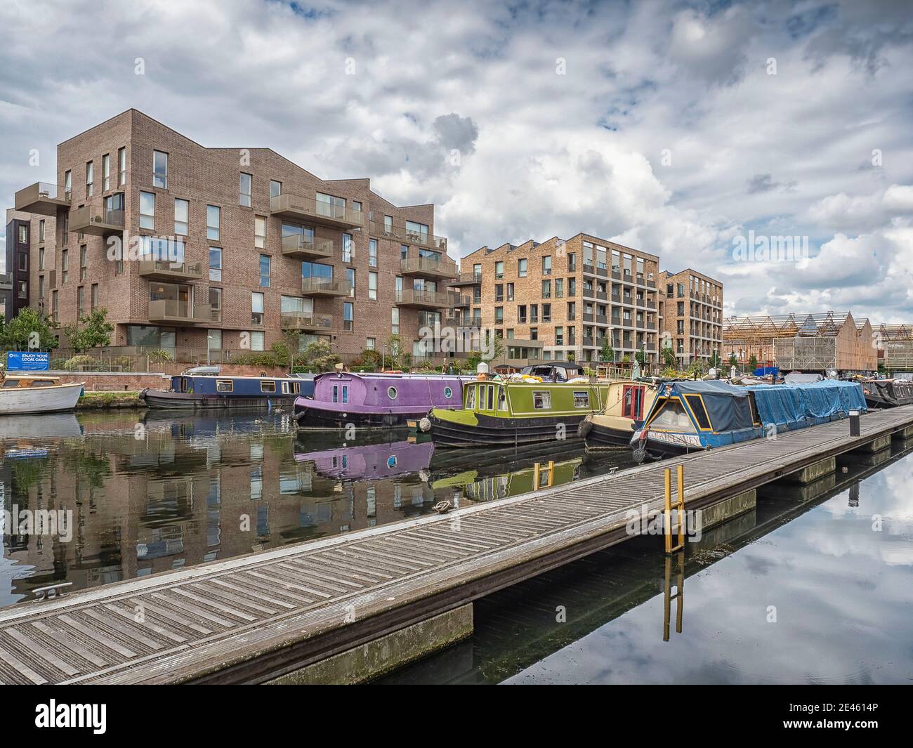 Canal Boats by Brentford Lock West Stock Photo - Alamy