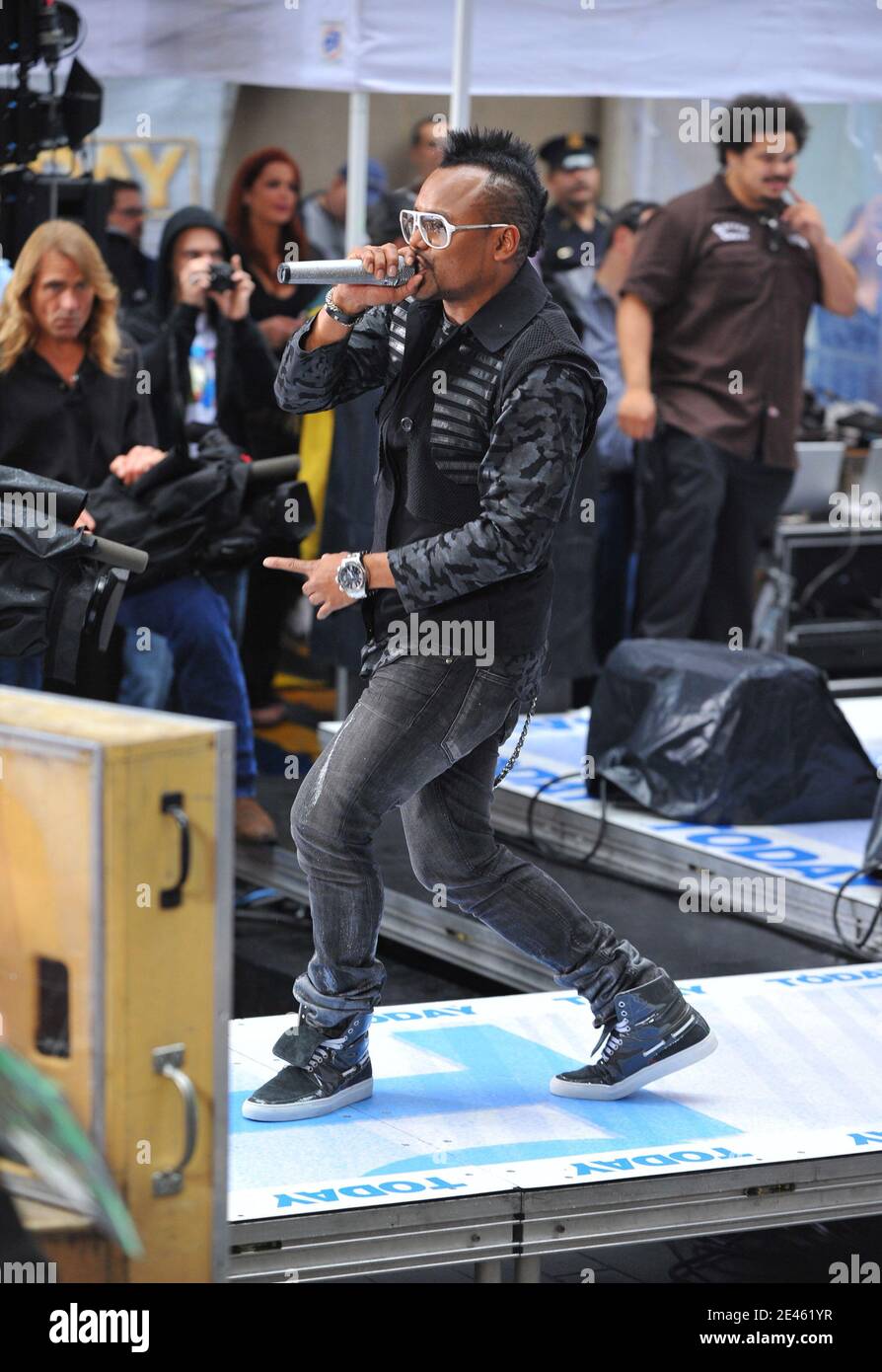 Singer apl de ap black eyed peas hi-res stock photography and images ...