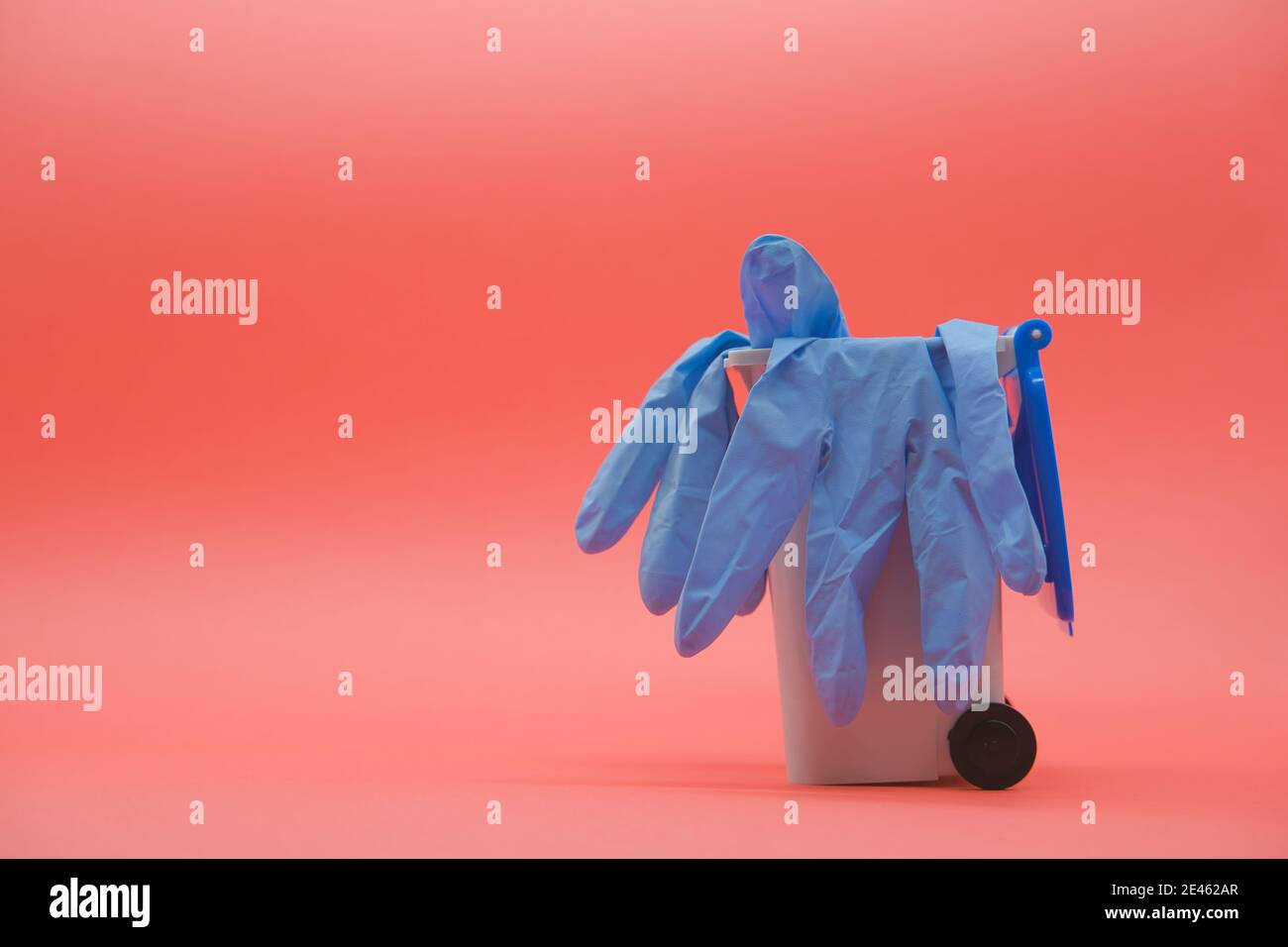 Latex gloves bin hi-res stock photography and images - Alamy