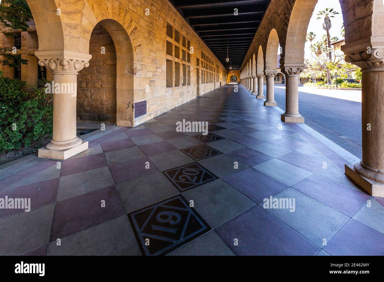 Engineering university stanford hi-res stock photography and images - Alamy