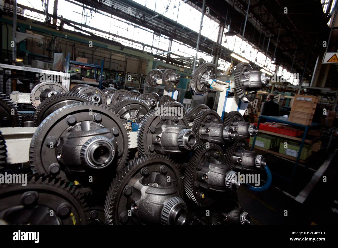 Atmosphere a l'usine de PSA - Peugeot - Citroen de Valenciennes qui ...