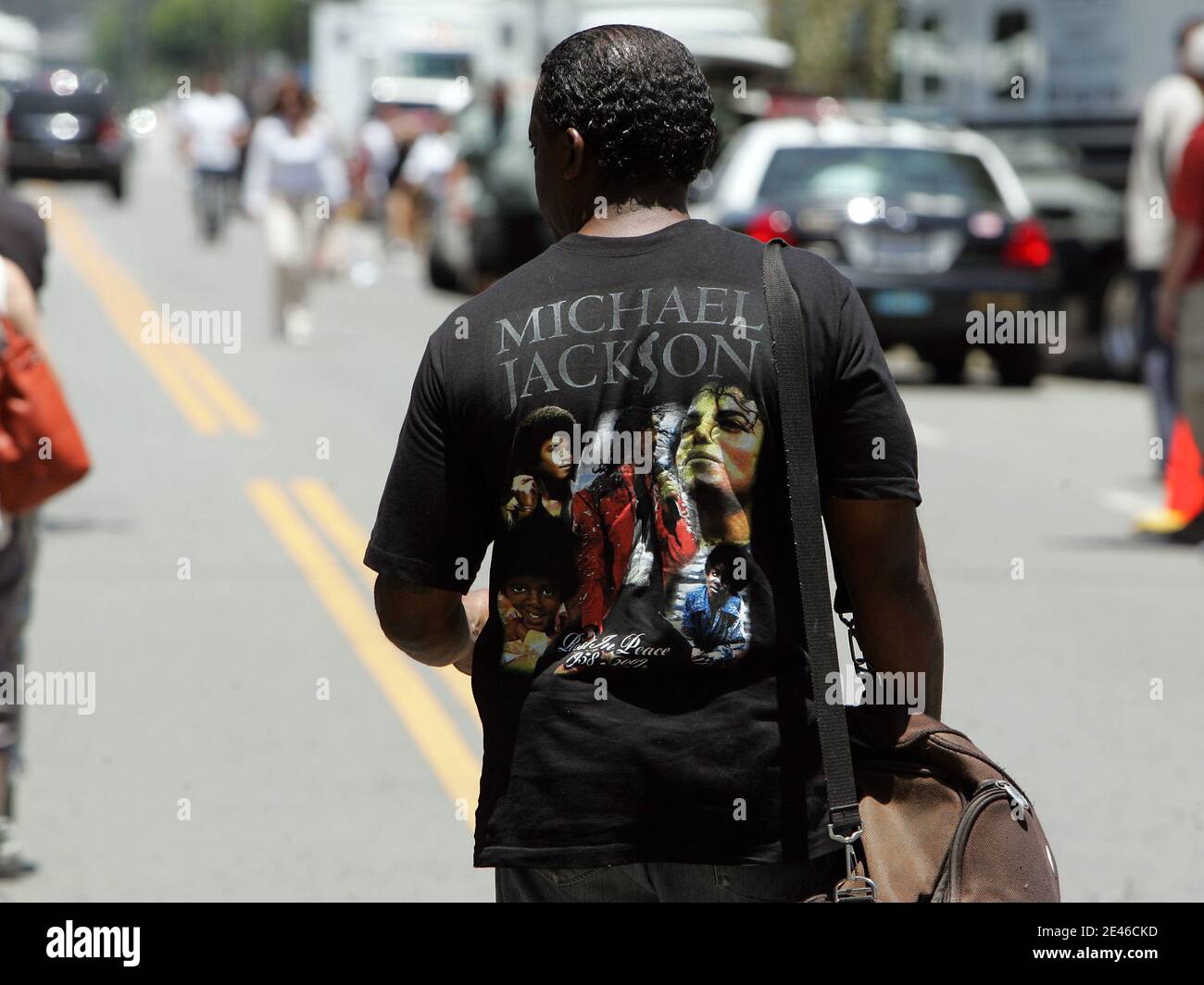 Michael Jackson's fans and media outside the Jackson family compound in ...