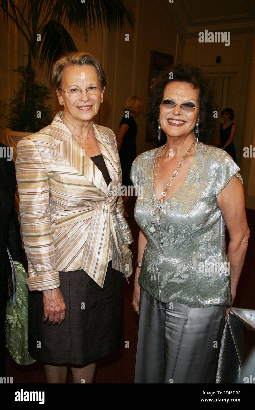 Claudia michelle hi-res stock photography and images - Alamy