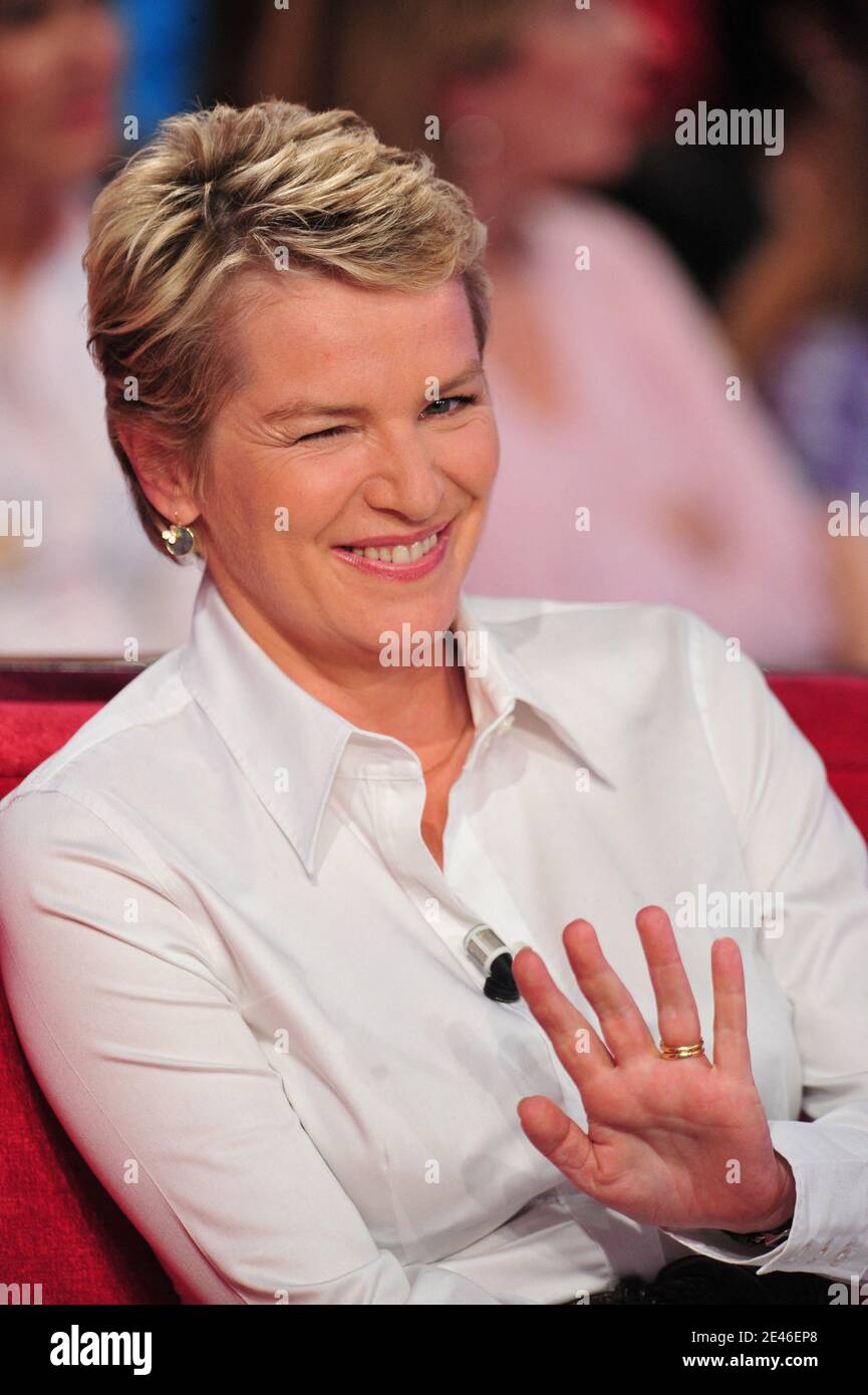 Elise Lucet at the taping of Vivement Dimanche on April 22, 2009 in ...