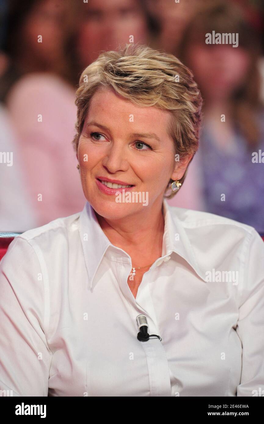 Elise lucet hi-res stock photography and images - Alamy